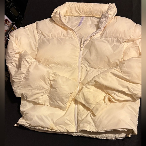 Fabletics | Jackets & Coats | Womens Fabletics Size Medium Puffy With ...